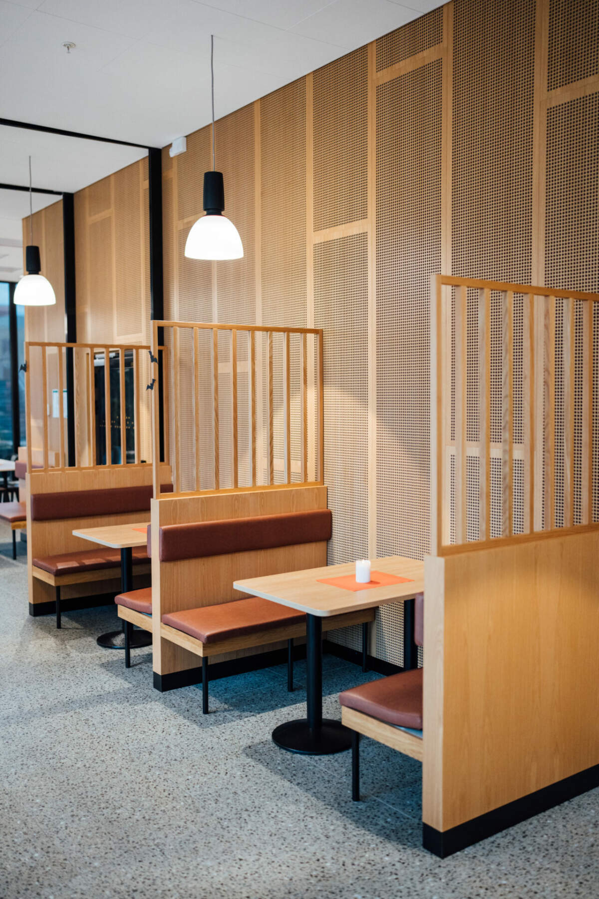 Innvendig kryssfinér plater eik til Holtermanns veg 1 | Woodify